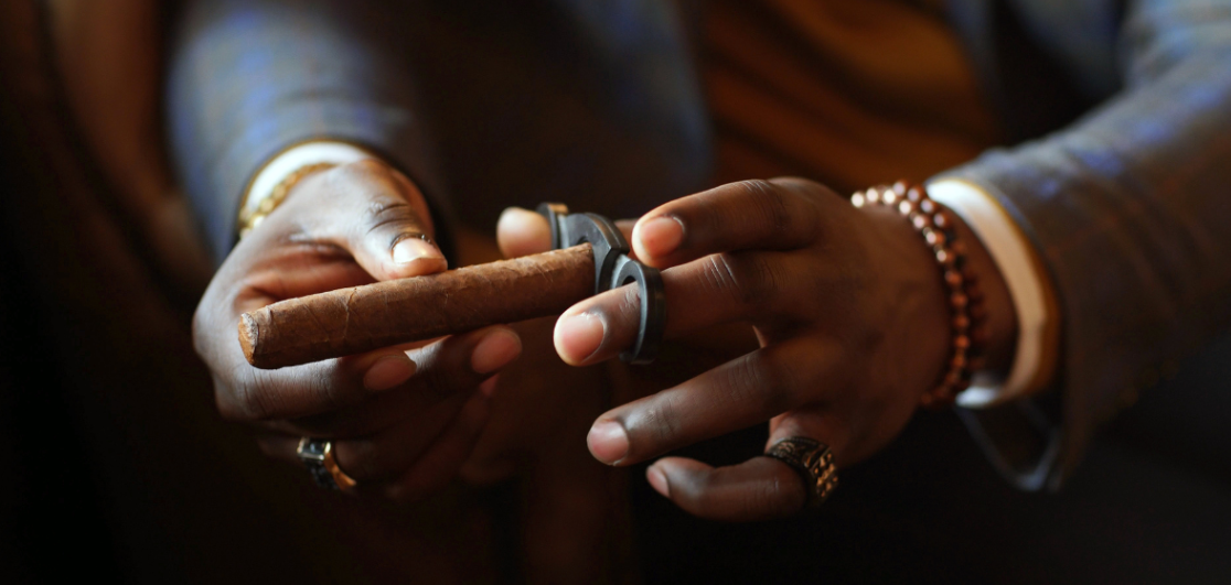 How to cut a cigar with or without a cutter - donscubancigars.com